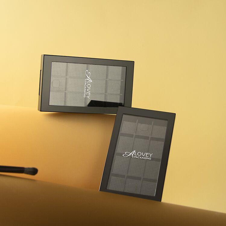 12 colors eyeshadow palette packaging with window on lid